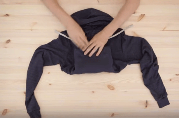 How to turn your hoodie into a bag